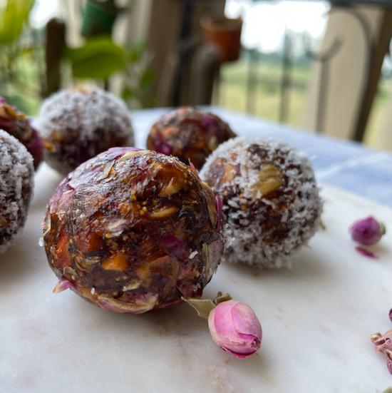 Dry Fruit Laddu – Healthy Energy Balls | Hungry Tired Sleepy