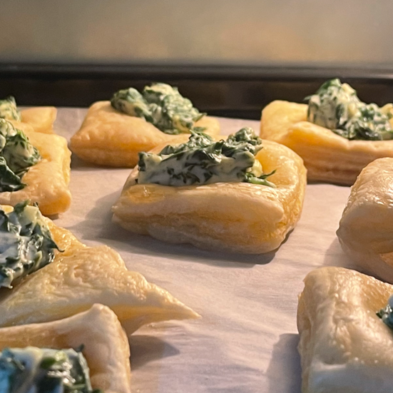 Spinach and Cream Cheese Puffs | Hungry Tired Sleepy