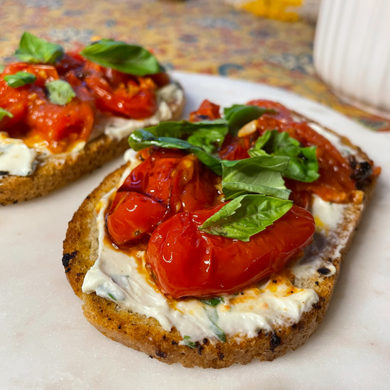 Creamy Roasted Tomato Toast | Hungry Tired Sleepy